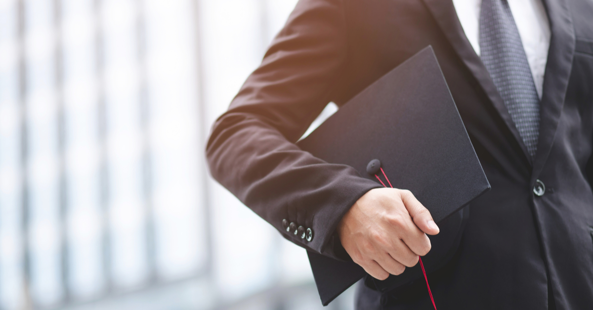 ¿Qué hacer como recién egresado para tener crecimiento profesional ...